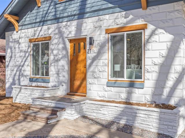 21 Rutherford Avenue