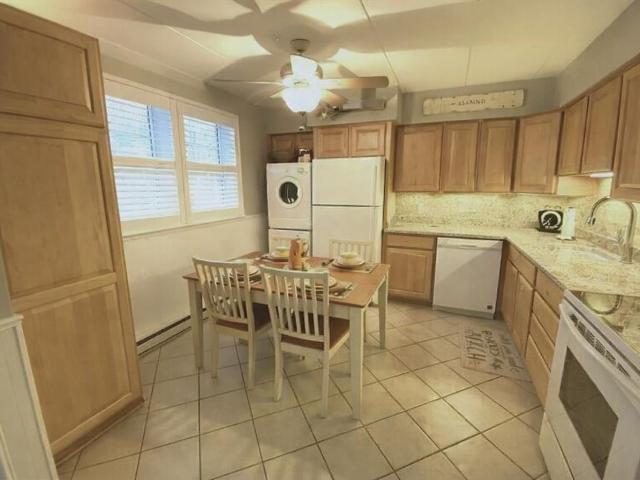 21 S Monroe, Margate, US, NJ