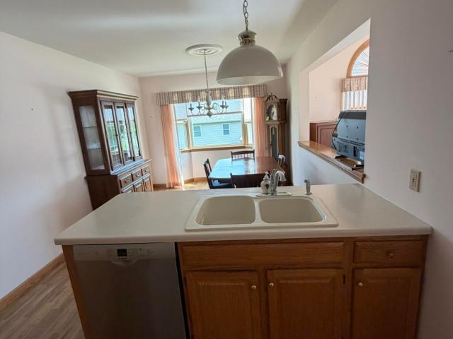 21 S Court Drive