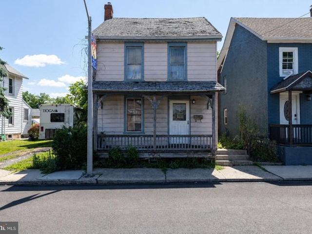 21 S 9th St, Quakertown, PA 18951