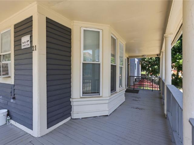 21 Sackett Street