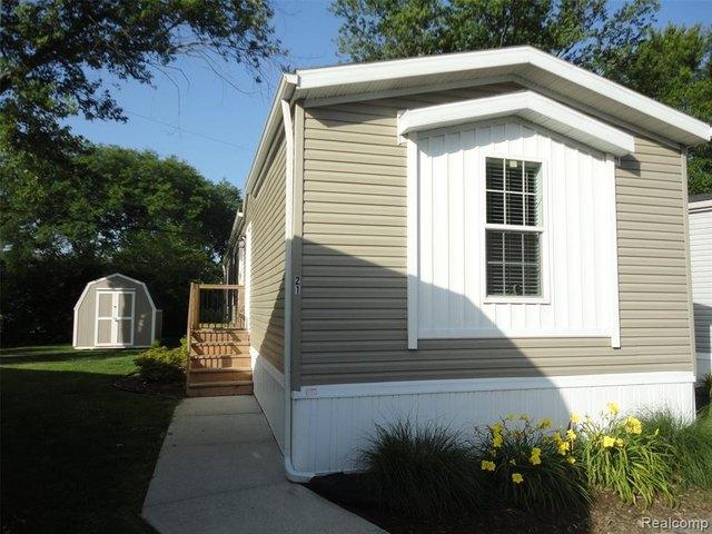 21 Saint Andrews, Bedford, MI 48182