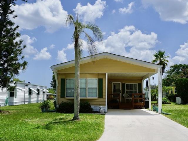 21 SE Iberian Ln, Port Saint Lucie, FL 34952