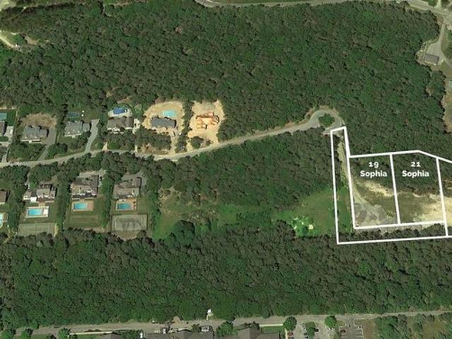 21 Sophia Ct, Westhampton, NY 11977