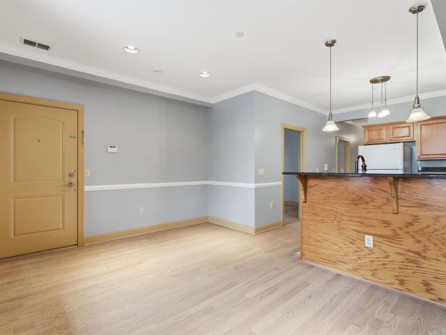 21 St Pauls Ave # 1