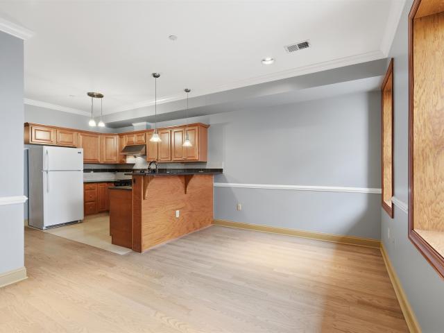 21 St Pauls Ave # 1