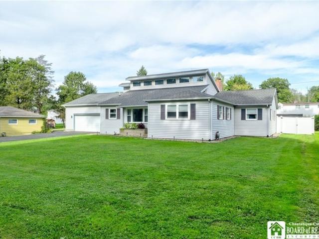 21 Stoneman Ave, Lakewood, NY 14750