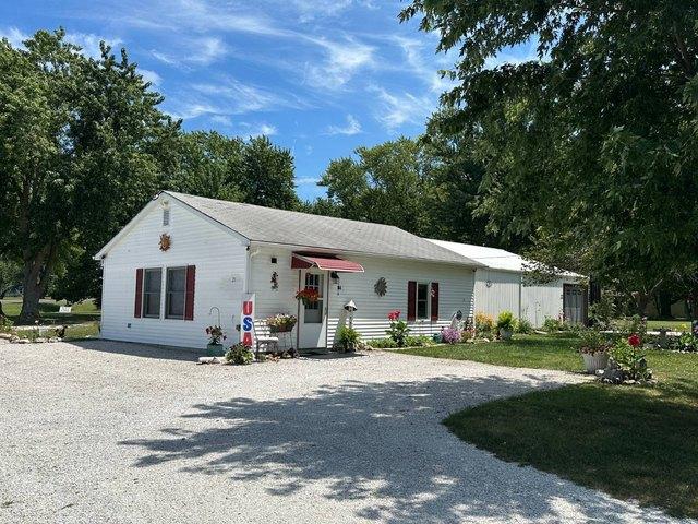 21 State Rt # 4, Nilwood, IL 62672