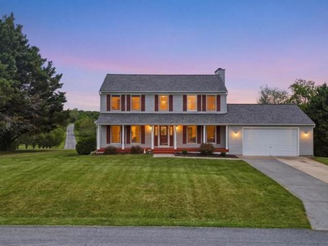 21 Stephen Ct, Charles Town, WV 25414