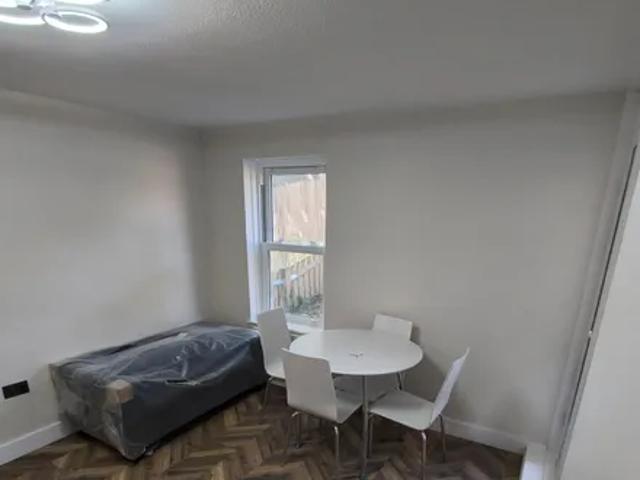 21 Streatham High Road, London, SW16 3NW, United Kingdom | 2 bed apartment for rent #167477939 | Rentberry
