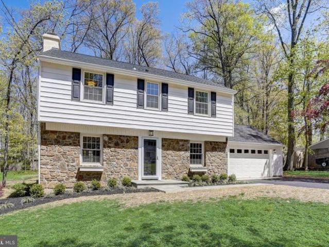 21 Summit Rd, Malvern, PA 19355