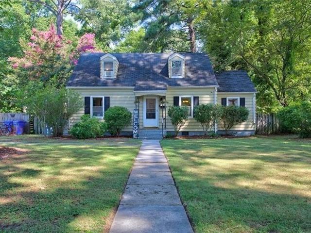 21 Sunset Rd, Newport News, VA 23606