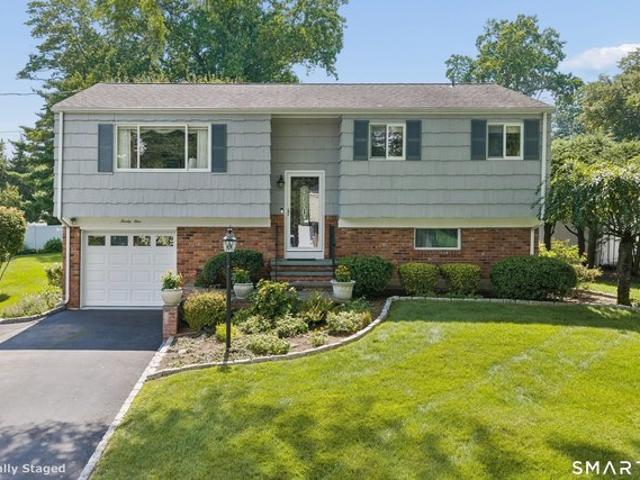 21 Sussex Pl, Stamford, CT 06905