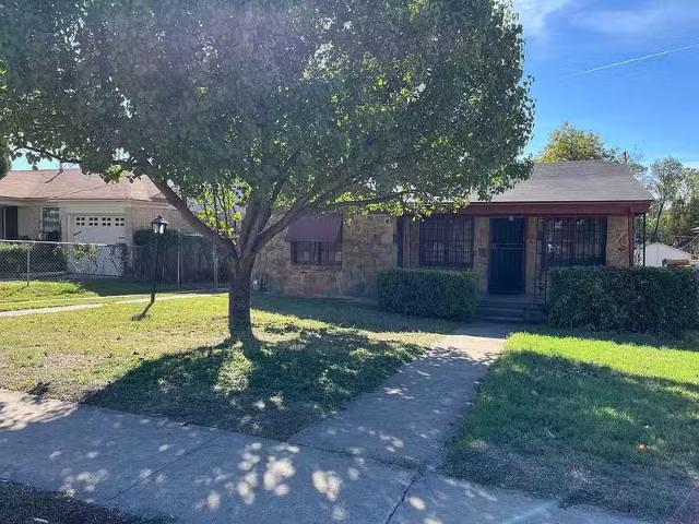 2/1bath #1907 Danube Dr, Dallas, TX 75203