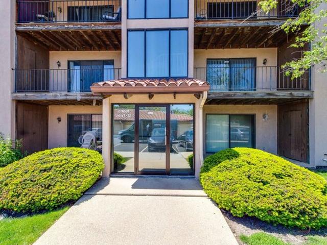 21W581 North Ave Apt 5, Lombard, IL 60148