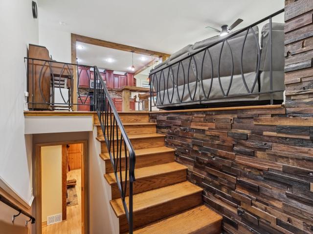 21W640 Maple Avenue
