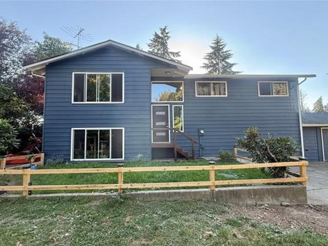 22045 Peter Grubb Rd SE, Renton, WA 98058