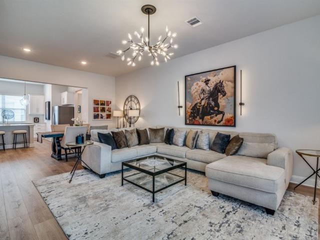 2204 Maverick Way