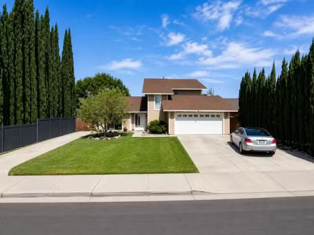 2204 Butterfield Ave, Bakersfield, CA 93304
