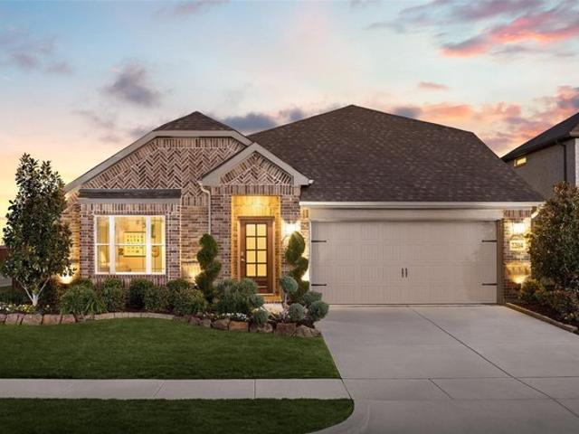 2204 Broken Arrow Dr, Aubrey, TX 76227