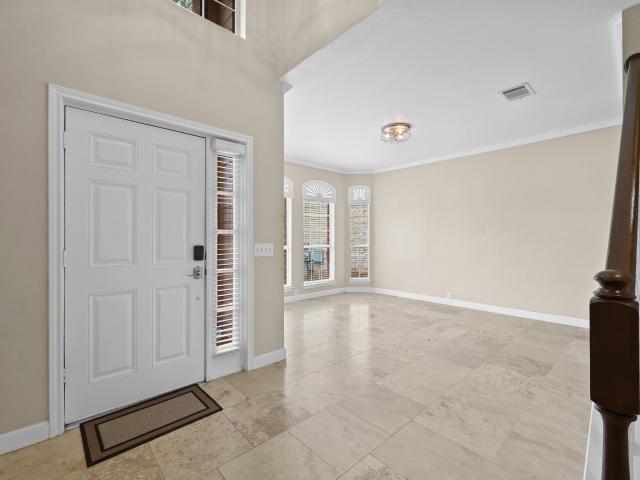 2204 Canterbury Cv