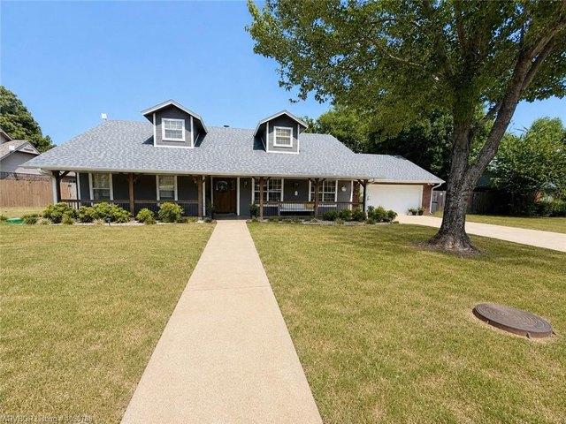 2204 Cardinal Ln, Poteau, OK 74953