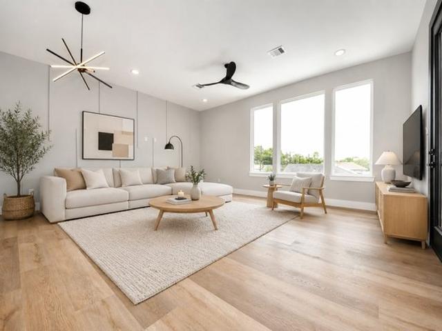2204 Carr St, Houston, TX 77026