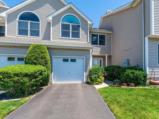 2204 Cedar Path, Riverhead, NY 11901