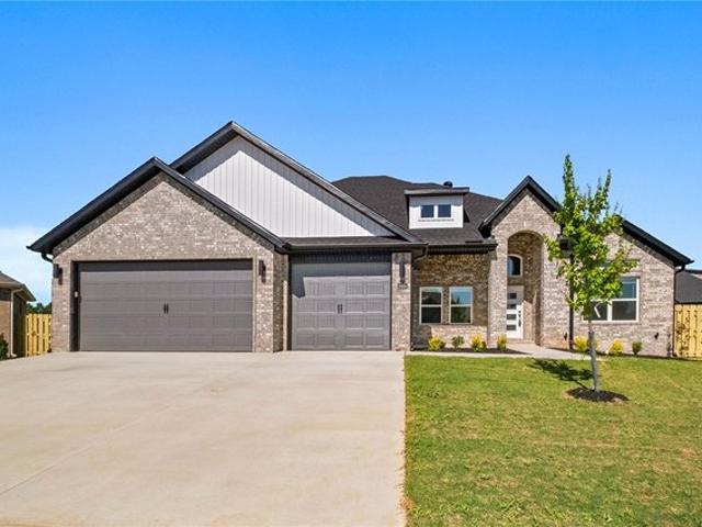 2204 Charles St, Pea Ridge, AR 72751