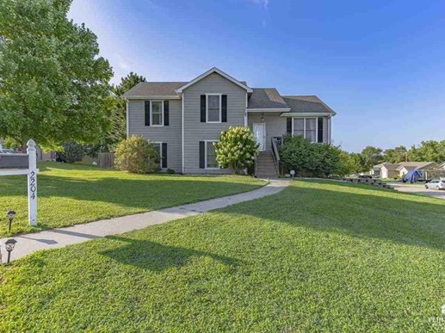 2204 Elk Ct, Junction City, KS 66441