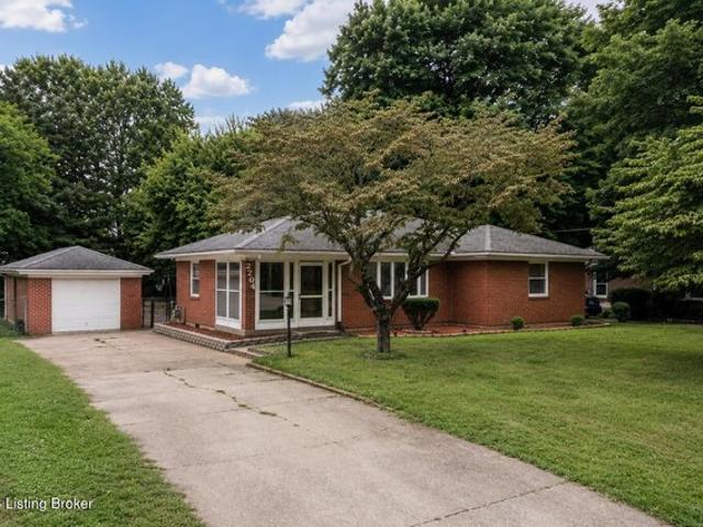 2204 Garrs Ln, Louisville, KY 40216