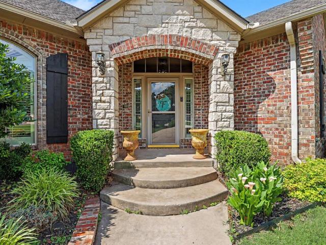 2204 Hanover Lane