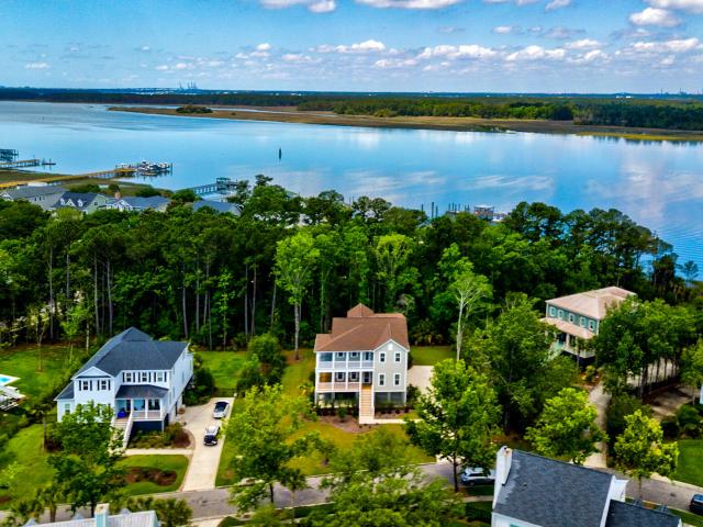2204 Hartfords Bluff Circle