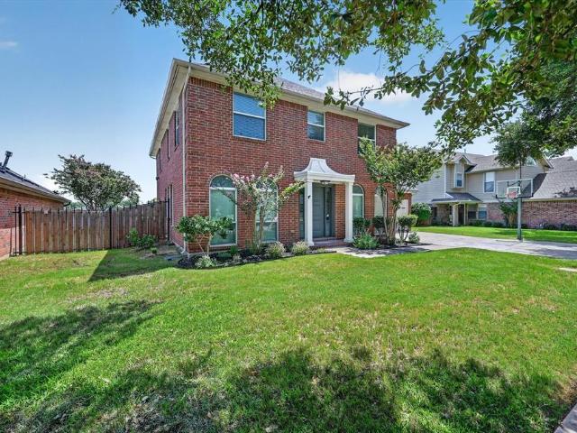 2204 Lakeshore Drive