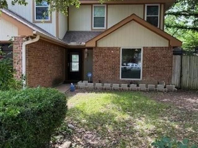 2204 Polo Club Ct, Arlington, TX 76017