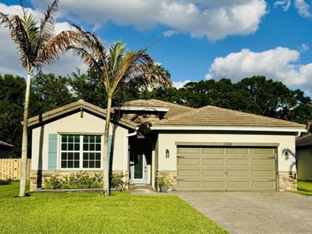 2204 SW Strawberry Ter, Palm City, FL 34990