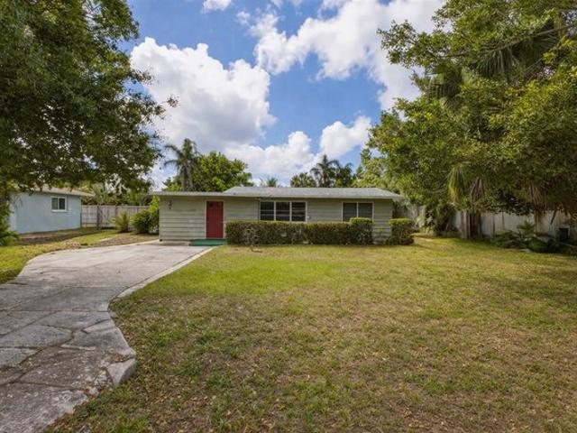 2204 Shawnee St, Sarasota, FL 34231
