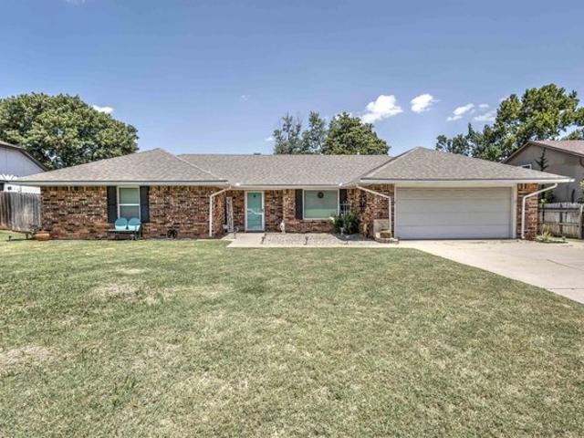 2204 Twin Dr, Duncan, OK 73533