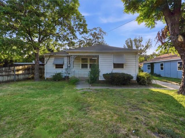2204 Tierney Rd, Fort Worth, TX 76112