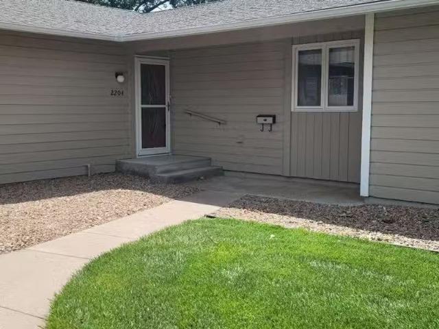 2204 Westminster Ct, Hutchinson, KS 67502 647670488