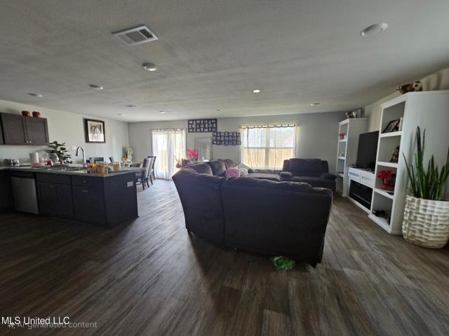 2205 Magazine Street