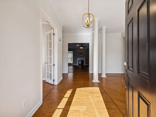 2205 Maple Grove Ln