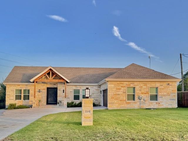 2205 Mountain Dew Rd, Horseshoe Bay, TX 78657