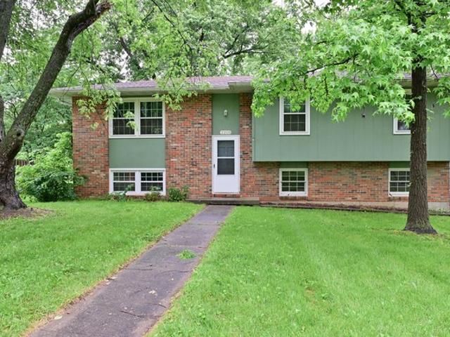 2205 N Hawthorn Dr, Columbia, MO 65202