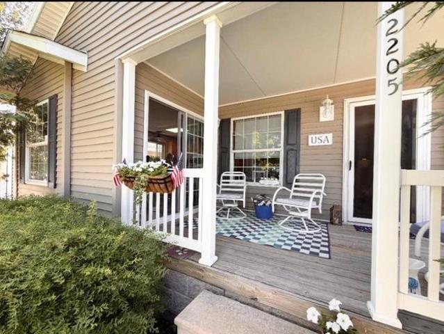 2205 Nightingale Ave NW, Stewartville, MN 55976