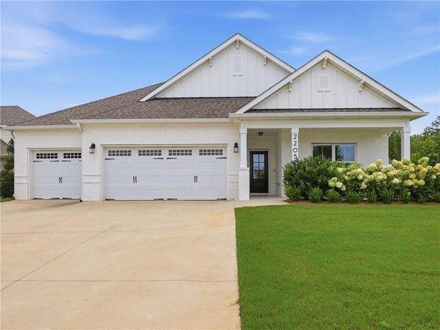 2205 Beckwith Ln, Opelika, AL 36801