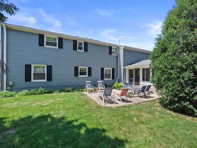 2205 Cottage Ct