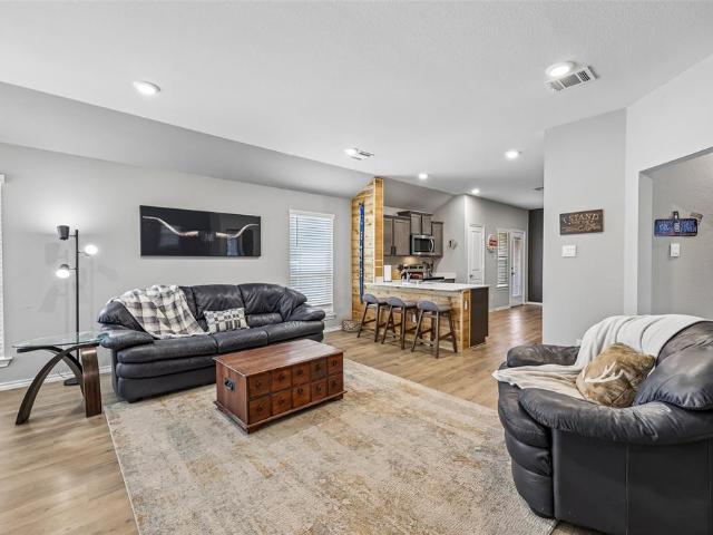 2205 Feeder Way