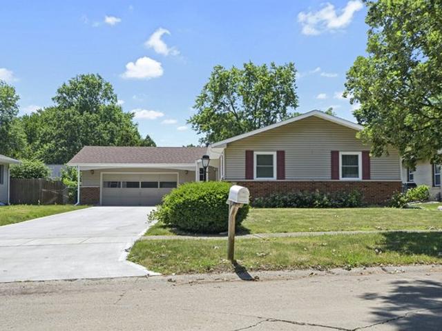 2205 Glenoak Dr, Champaign, IL 61821
