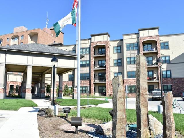 2205 Green Hills Dr Unit 1401, Ames, IA 50014